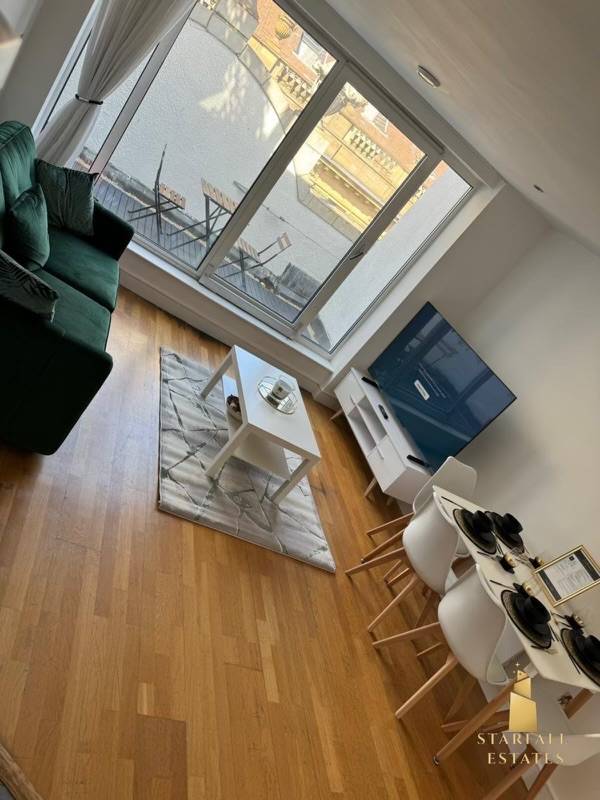 90 M² Apartment ∙ 2 Bedrooms ∙ 6 Guests - Leeds