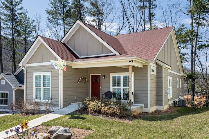 121 M² House ∙ 3 Bedrooms ∙ 6 Guests - Swannanoa, NC