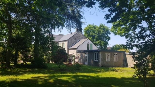 249 M² Maison De Vacances ∙ 5 Chambres ∙ 9 Personnes - Guingamp
