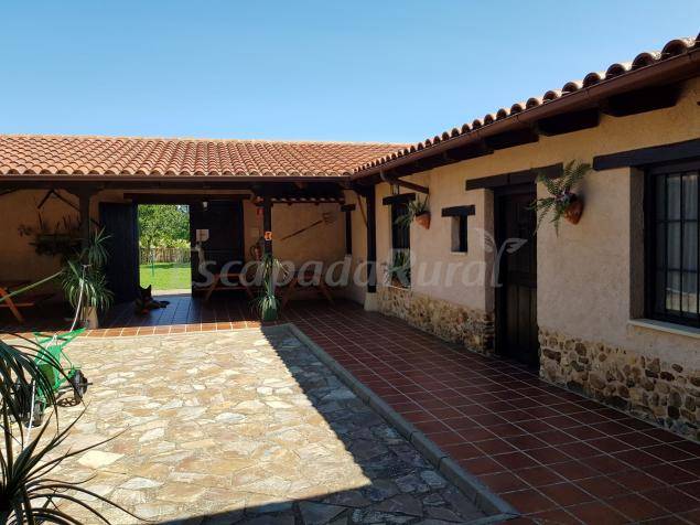 Casa Rural ∙ 7 Habitaciones ∙ 6 Huéspedes - La Bañeza