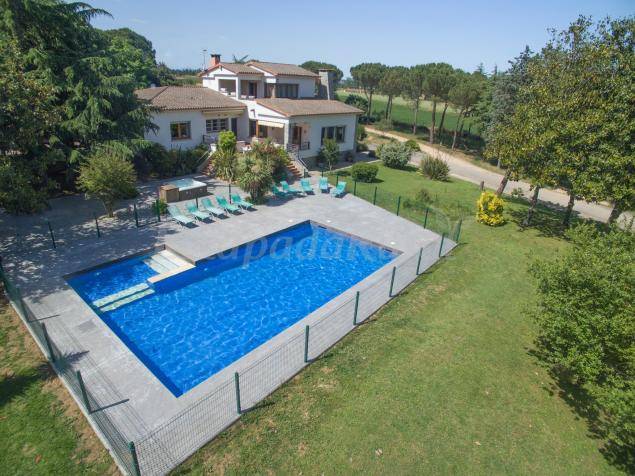 Mökki ∙ 7 Makuuhuonetta ∙ 22 Vierasta - Spain