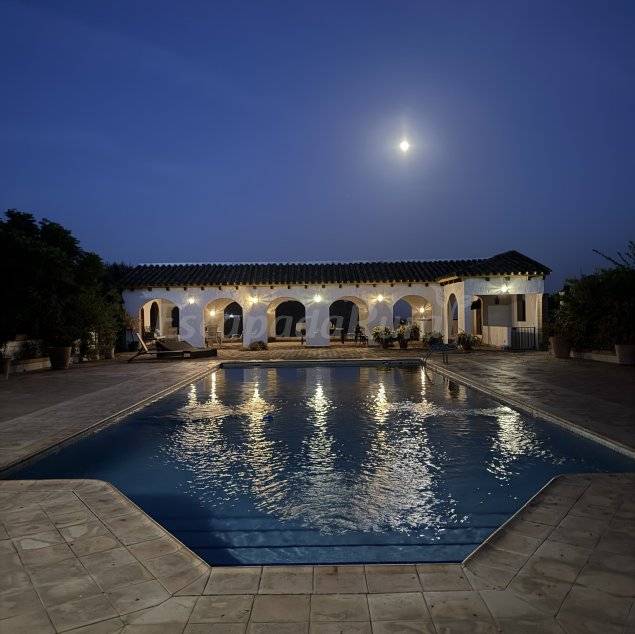 Casa Rural ∙ 8 Habitaciones ∙ 27 Huéspedes - La Puebla de los Infantes