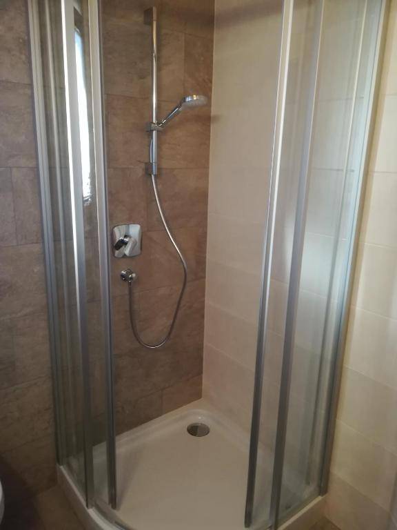 100 M² Ferienwohnung ∙ 2 Schlafzimmer ∙ 4 Gäste - Schwaz