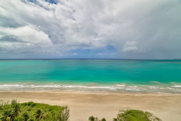 Isla Verde Vacation Rentals & Apartments from $85 | Hometogo