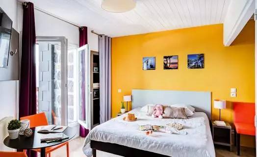 30 M² Hotel ∙ 1 Bedroom ∙ 2 Guests - Chambon-sur-Lac