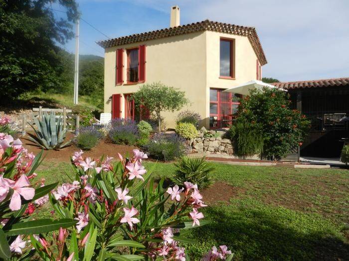 96 M² Villa ∙ 3 Chambres ∙ 6 Personnes - Avène