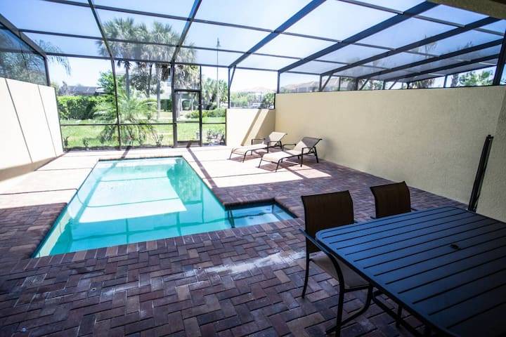 House ∙ 5 Bedrooms ∙ 10 Guests - Davenport, FL