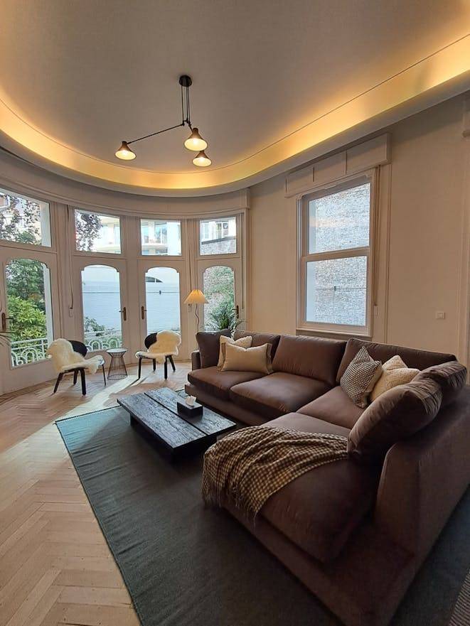 623 M² Huis ∙ 8 Slaapkamers ∙ 12 Gasten - Evere