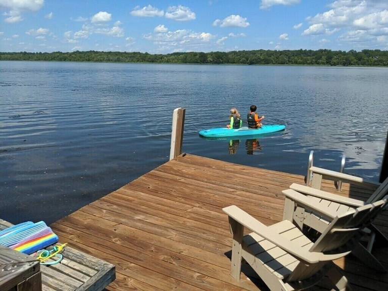 Lake Gaston, NC Vacation Rentals: Houses & Condos from $128 | HomeToGo