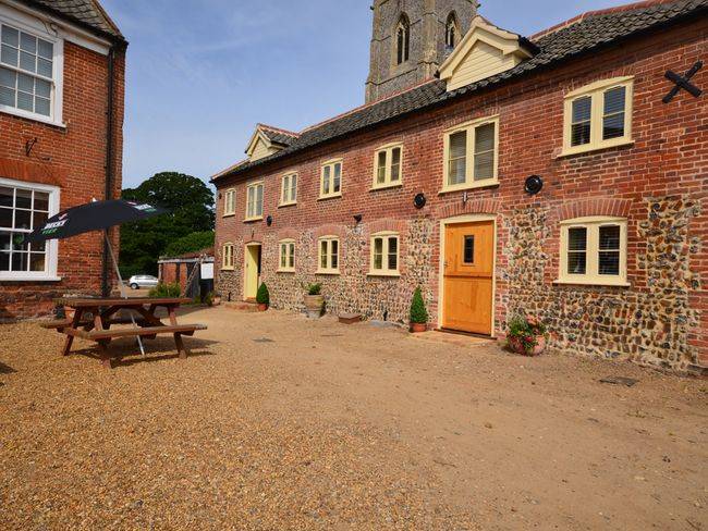 Cottage ∙ 2 Bedrooms ∙ 4 Guests - Wroxham