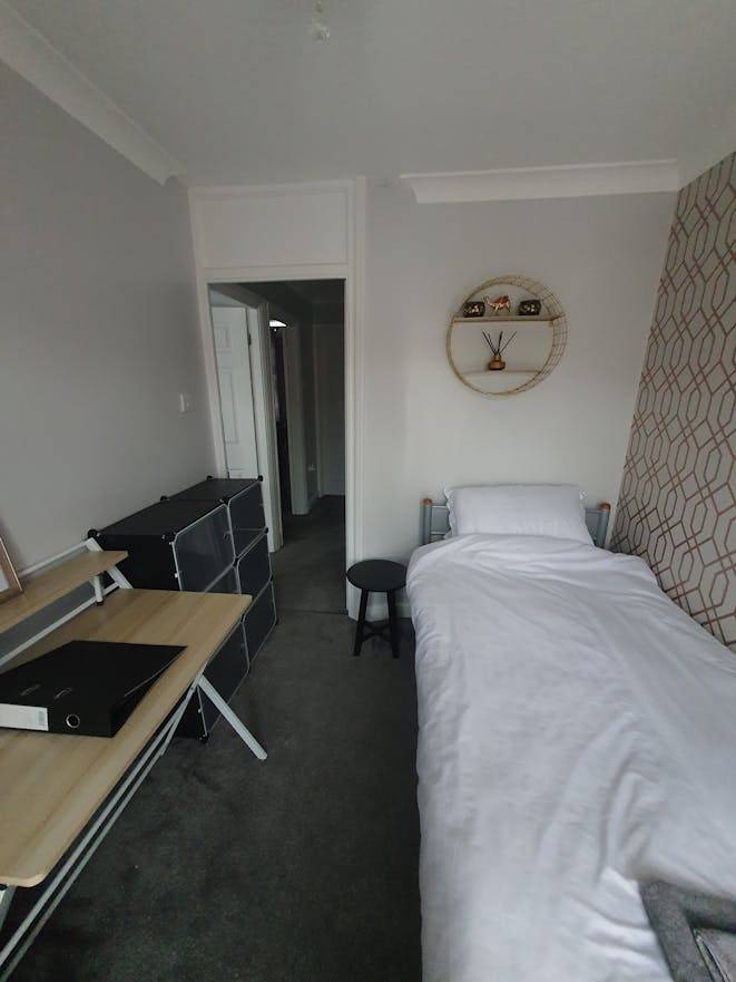 Private Room ∙ 1 Bedroom ∙ 1 Guest - Romford