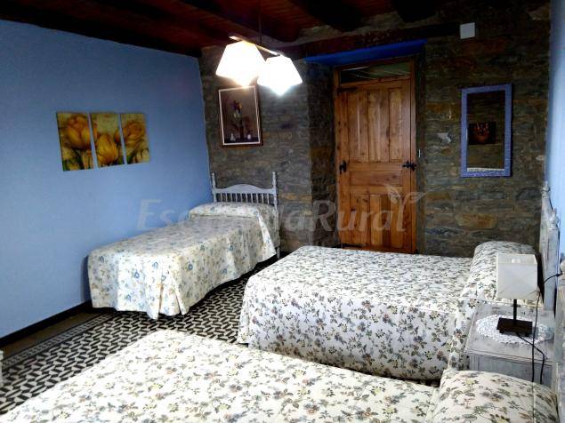 Casa Rural ∙ 6 Habitaciones ∙ 7 Huéspedes - Jaca