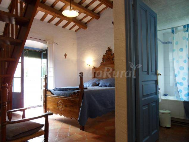 Cottage ∙ 6 Bedrooms ∙ 4 Guests - Peratallada