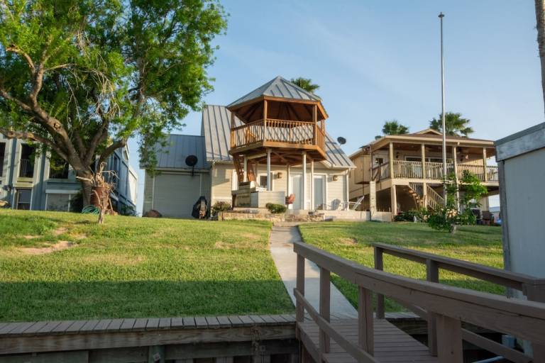 Arroyo City, TX Vacation Rentals from $90 | HomeToGo