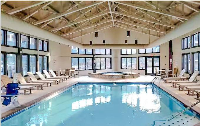 Condo ∙ 2 Bedrooms ∙ 6 Guests - Gatlinburg, TN