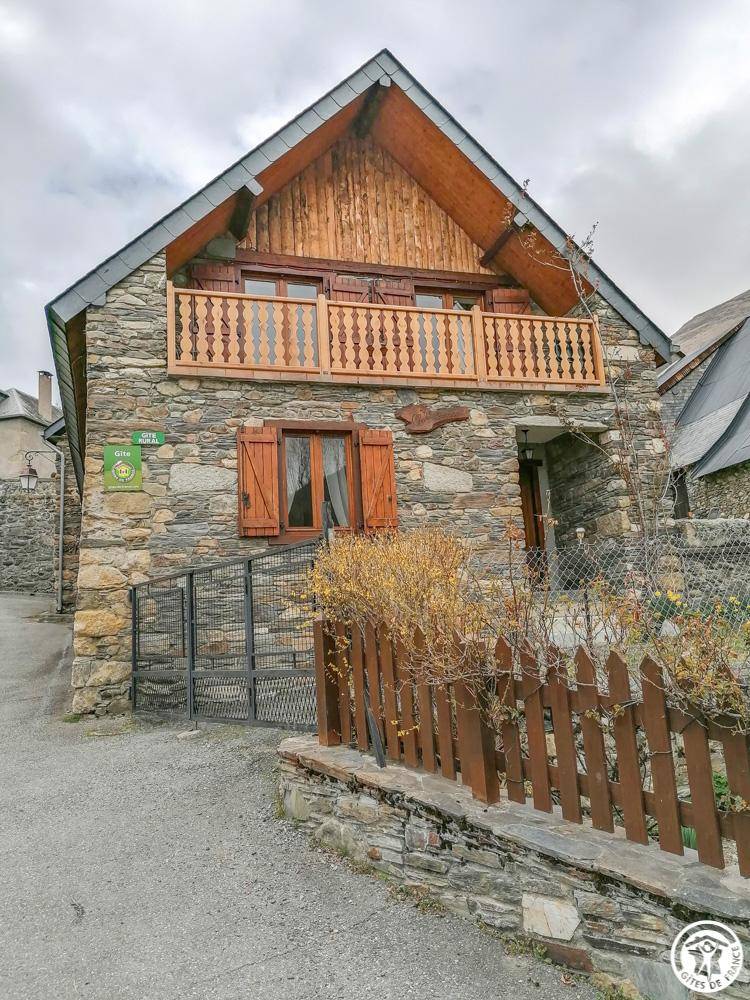 135 M² Gîte ∙ 3 Bedrooms ∙ 6 Guests - Pyrenees
