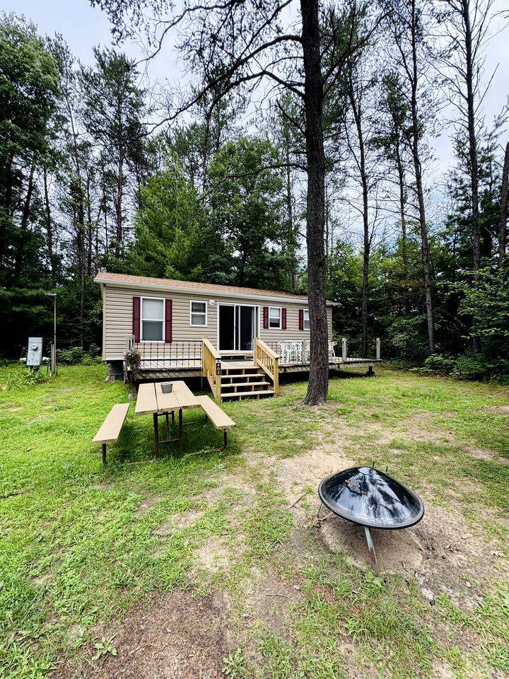 House ∙ 1 Bedroom ∙ 6 Guests - Wisconsin Dells, WI