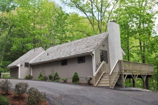 House ∙ 2 Bedrooms ∙ 4 Guests - Valle Crucis, NC