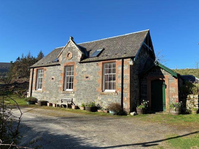 House ∙ 2 Bedrooms ∙ 4 Guests - Biggar