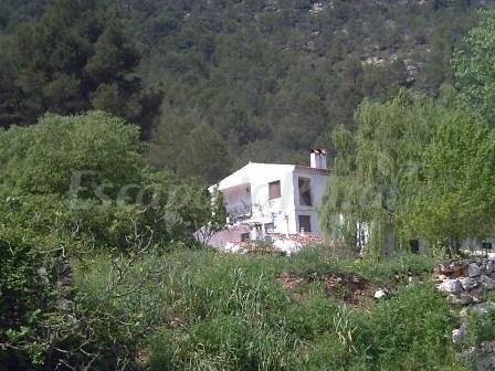 Casa Rural ∙ 9 Habitaciones ∙ 8 Huéspedes - Alcalá del Júcar