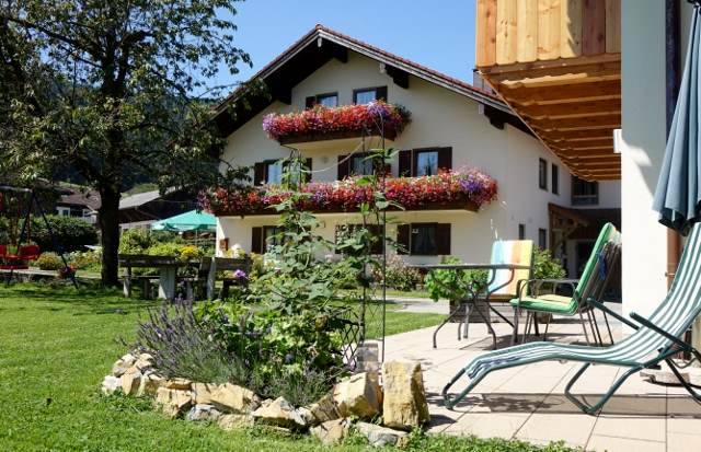 50 M² Ferienwohnung ∙ 2 Gäste - Ainring