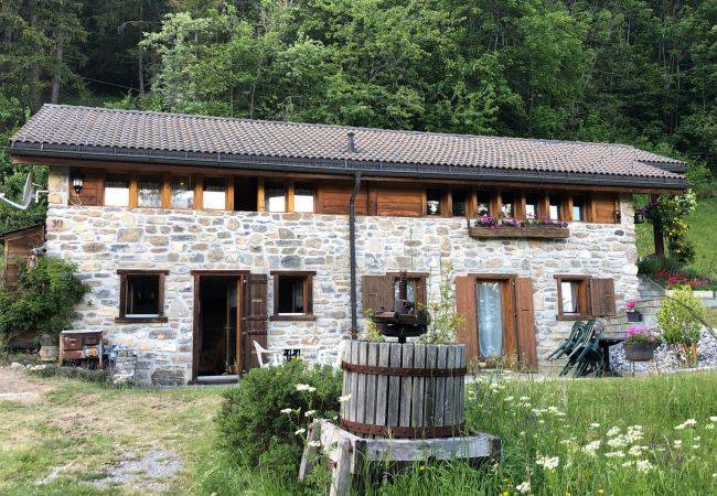 80 M² Ferienhaus ∙ 3 Schlafzimmer ∙ 5 Gäste - Suisse