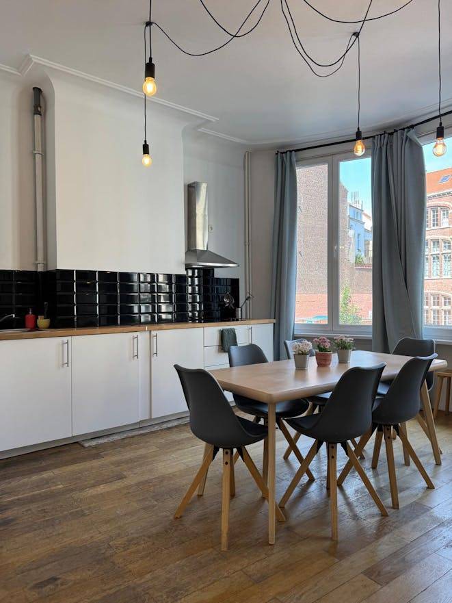 90 M² Apartamento ∙ 3 Habitaciones ∙ 3 Huéspedes - Bruselas, Bélgica