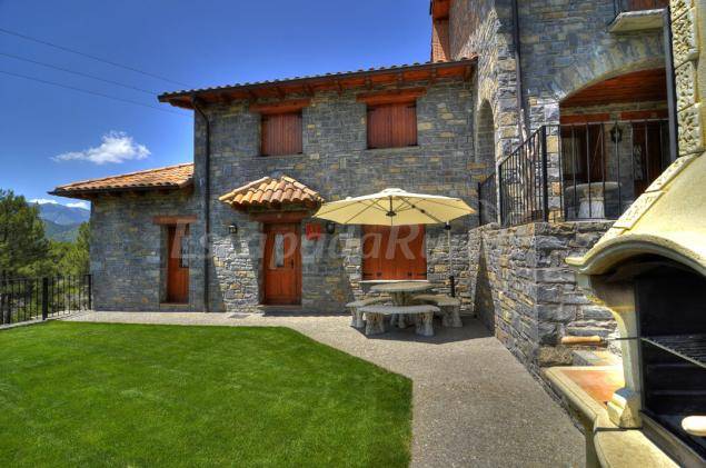 Casa Rural ∙ 29 Habitaciones ∙ 8 Huéspedes - Labuerda
