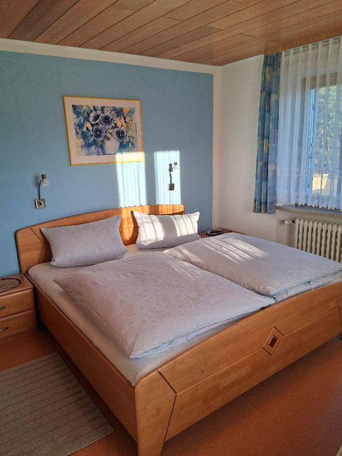 61 M² Ferienwohnung ∙ 2 Schlafzimmer ∙ 4 Gäste - Windischeschenbach