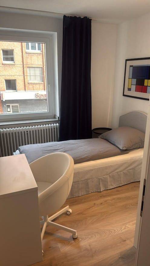 100 M² Appartement ∙ 4 Chambres ∙ 4 Personnes - Kaarst