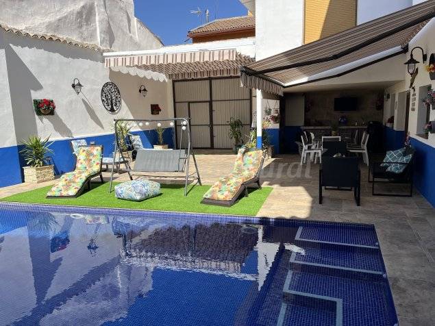 Casa Rural ∙ 10 Habitaciones ∙ 27 Huéspedes - Villahermosa, España