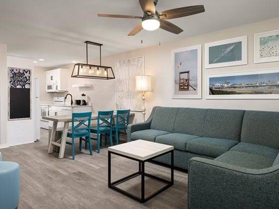 Hotel ∙ 2 Bedrooms ∙ 6 Guests - Jamaica Beach, TX