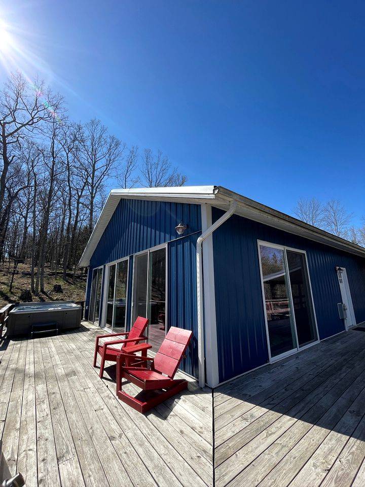 Farmhouse ∙ 3 Bedrooms ∙ 6 Guests - West Virginia