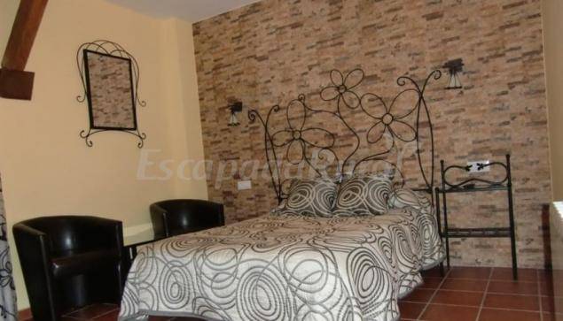 Casa Rural ∙ 8 Habitaciones ∙ 3 Huéspedes - Losar de la Vera