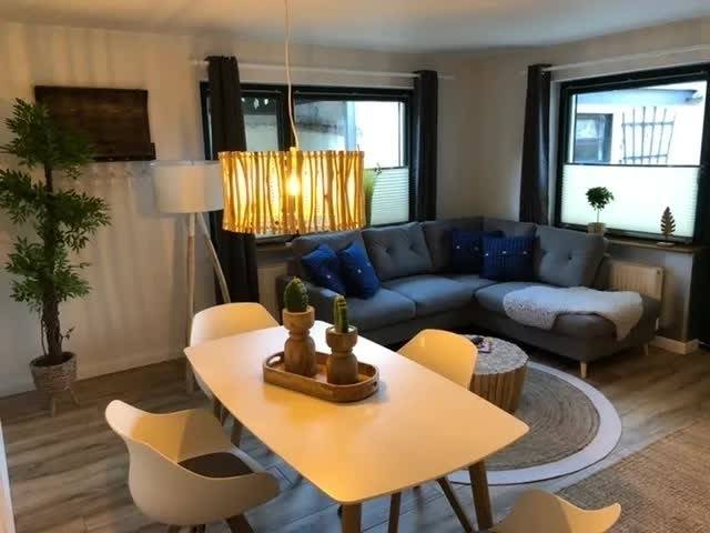 90 M² Ferienwohnung ∙ 2 Schlafzimmer ∙ 4 Gäste - Nortorf