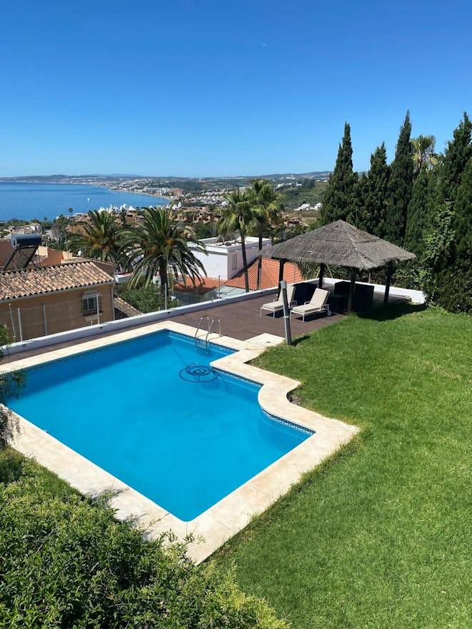 90 M² Apartamento ∙ 2 Habitaciones ∙ 4 Huéspedes - Estepona