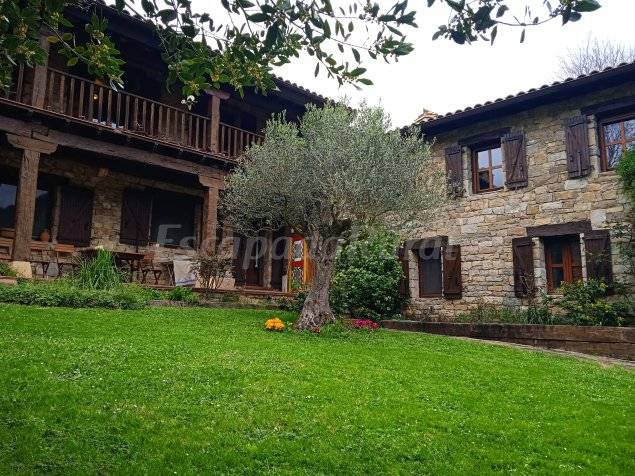 Casa Rural ∙ 5 Habitaciones ∙ 4 Huéspedes - Navarra