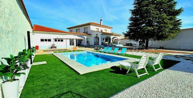 Cottage ∙ 5 Bedrooms ∙ 20 Guests - Villarejo de Salvanés