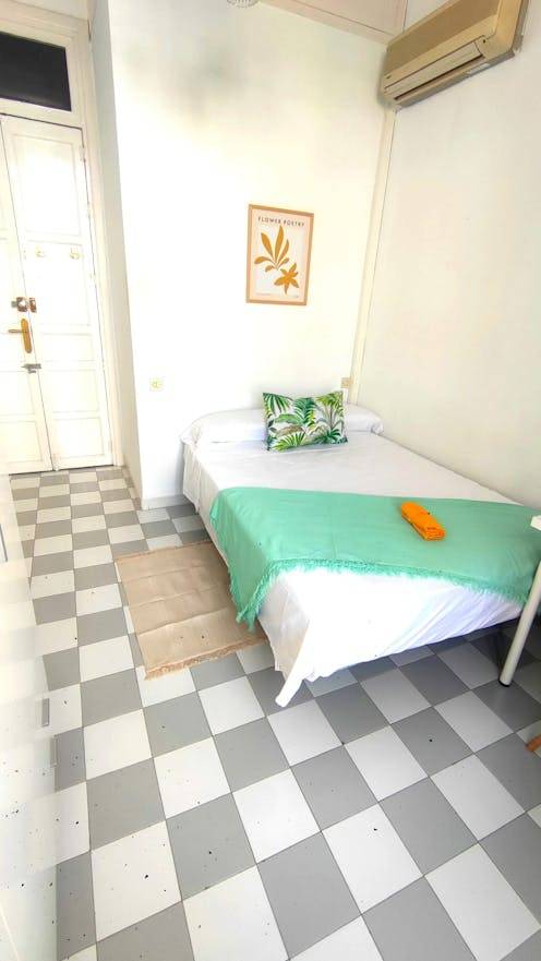 110 M² Habitación Privada ∙ 1 Habitación ∙ 6 Huéspedes - Almería