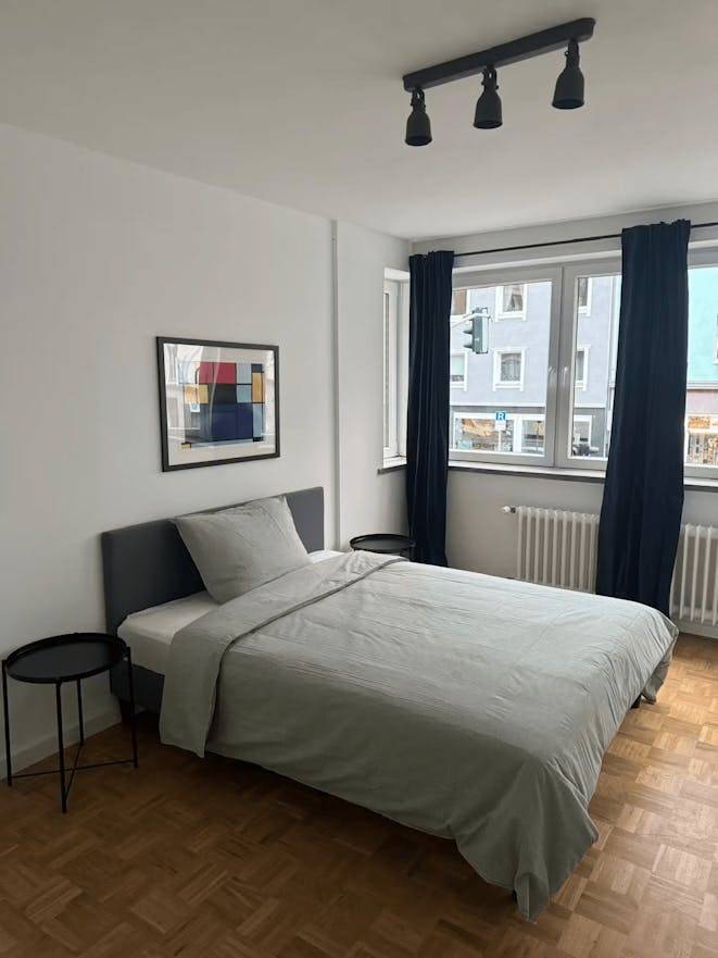 100 M² Appartement ∙ 3 Chambres ∙ 6 Personnes - Düsseldorf