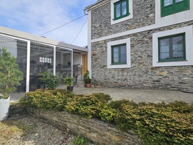 Casa Rural ∙ 6 Habitaciones ∙ 5 Huéspedes - Navia