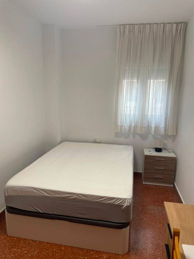 90 M² Apartamento ∙ 4 Habitaciones ∙ 4 Huéspedes - Almería