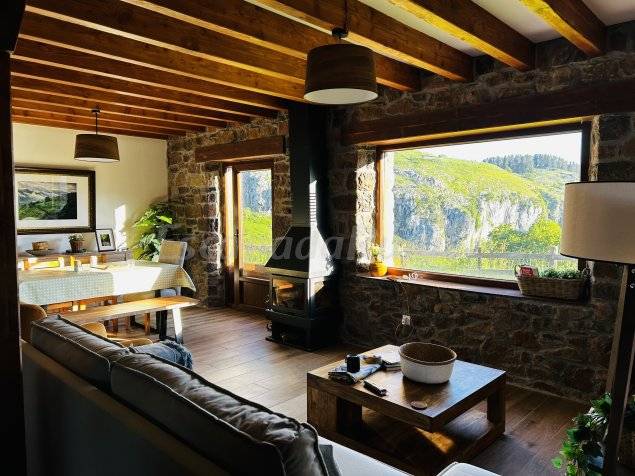 Casa Rural ∙ 3 Habitaciones ∙ 8 Huéspedes - Cantabria