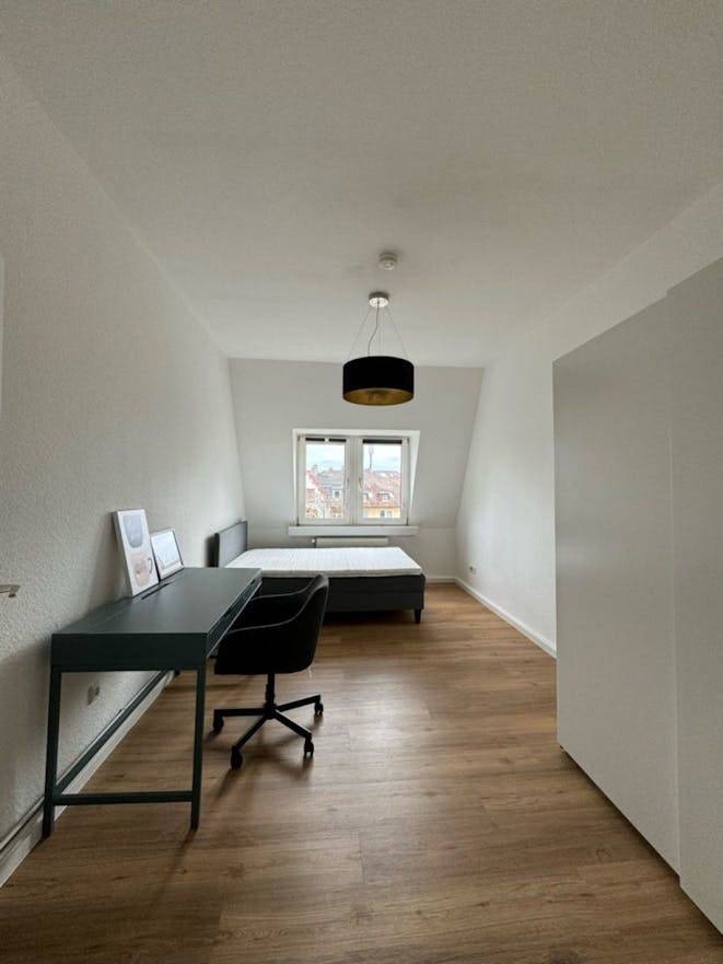 73 M² Private Room ∙ 1 Bedroom ∙ 1 Guest - Frankfurt