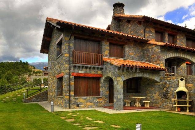 Cottage ∙ 29 Bedrooms ∙ 4 Guests - Pyrenees