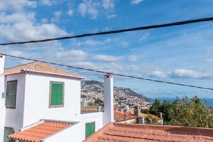 80 M² House ∙ 2 Bedrooms ∙ 4 Guests - Funchal