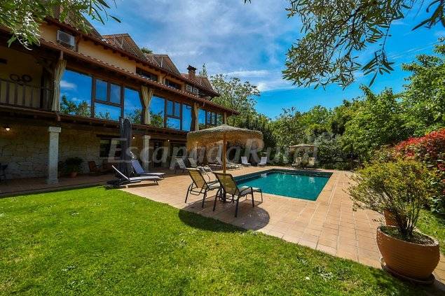 Casa Rural ∙ 7 Habitaciones ∙ 15 Huéspedes - Arenas de San Pedro