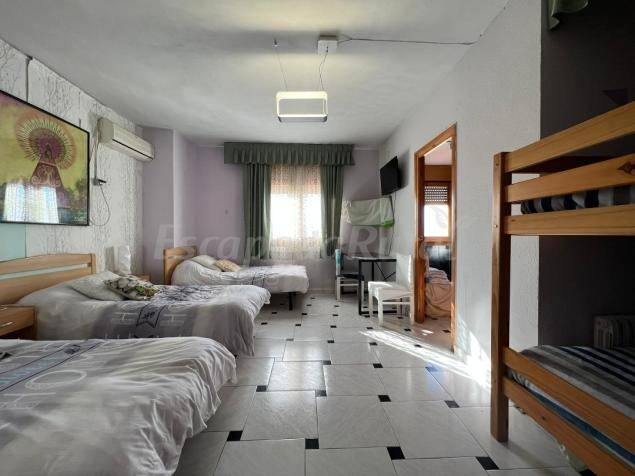 Cottage ∙ 17 Bedrooms ∙ 7 Guests - Fuentes de Ebro