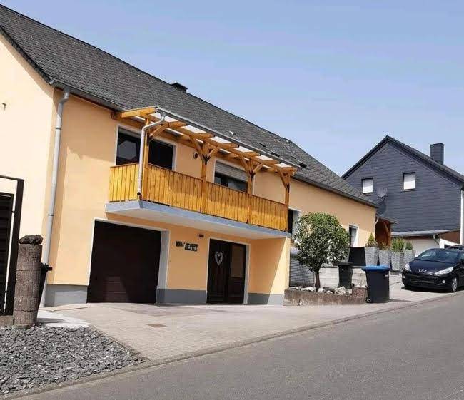 116 M² Ferienwohnung ∙ 2 Schlafzimmer ∙ 8 Gäste - Kell am See