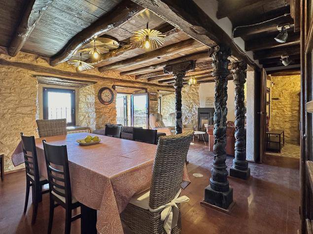 Casa Rural ∙ 4 Habitaciones ∙ 8 Huéspedes - Roa de Duero